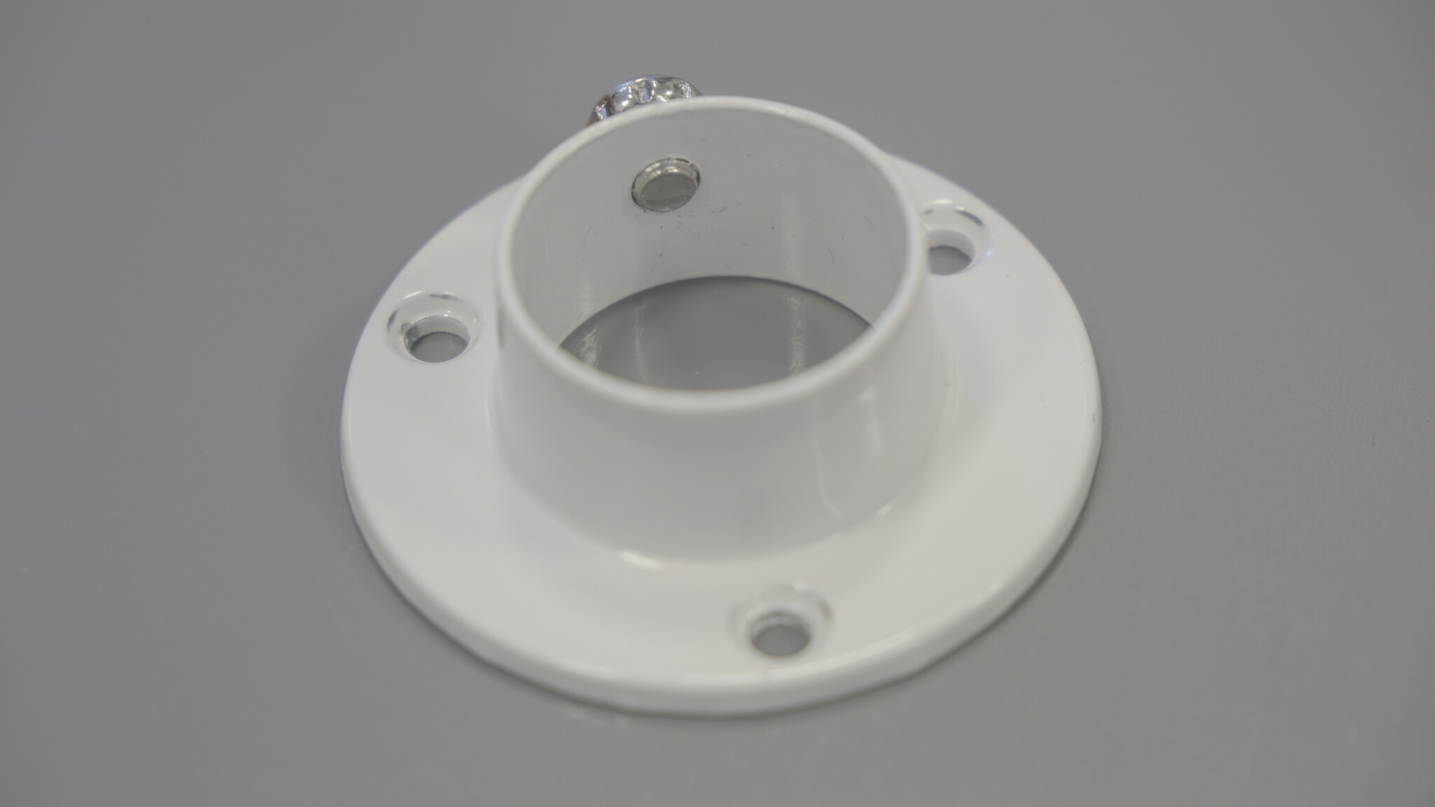 Klädstänger & klädstång med fäste | Garderobsfabriken